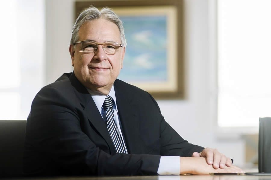 Marcio Coriolano reflete sobre novo padrão de relacionamento