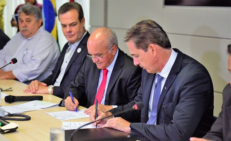 Basa abre R$ 1,04 bi para projetos do governo, anuncia Melo