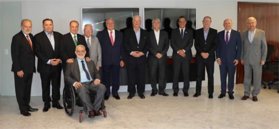 Marcio Coriolano é reconduzido à presidência da CNseg em eleição ...